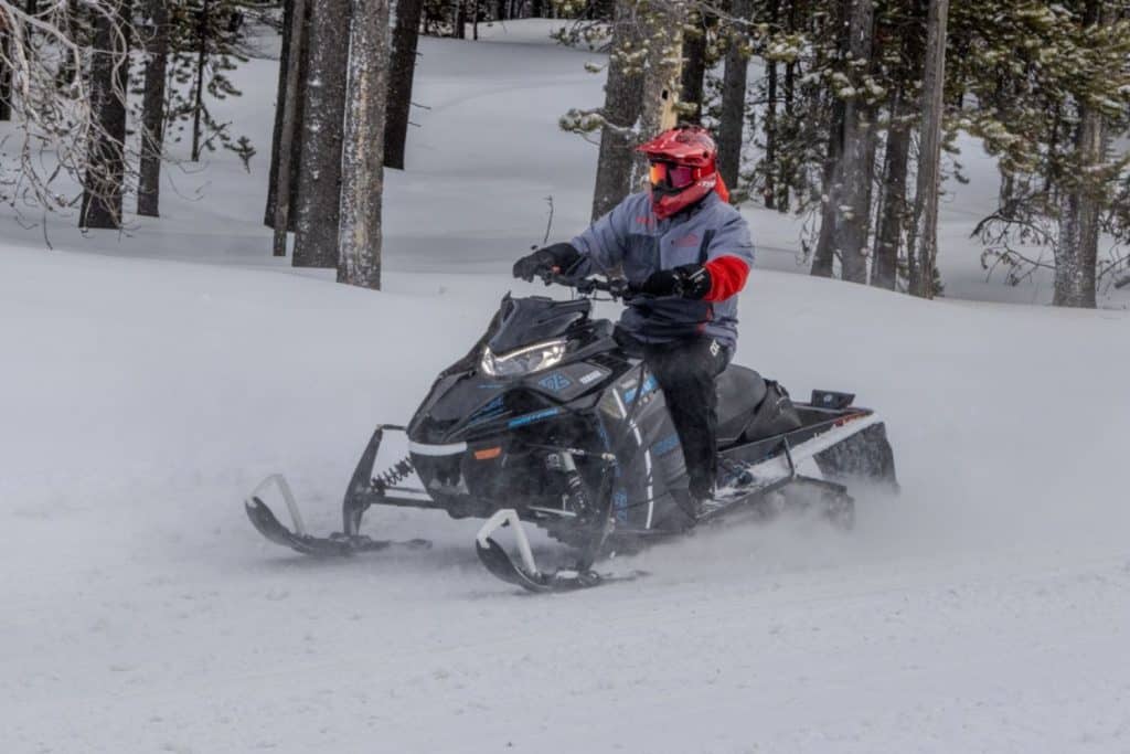 Polaris Titan Adventure 650 2025 - Test Ride - Snowmobile Passion
